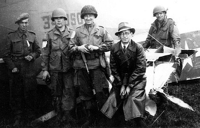 Easy Company 506th Parachute Infantry Regiment 101st Airborne Division ...